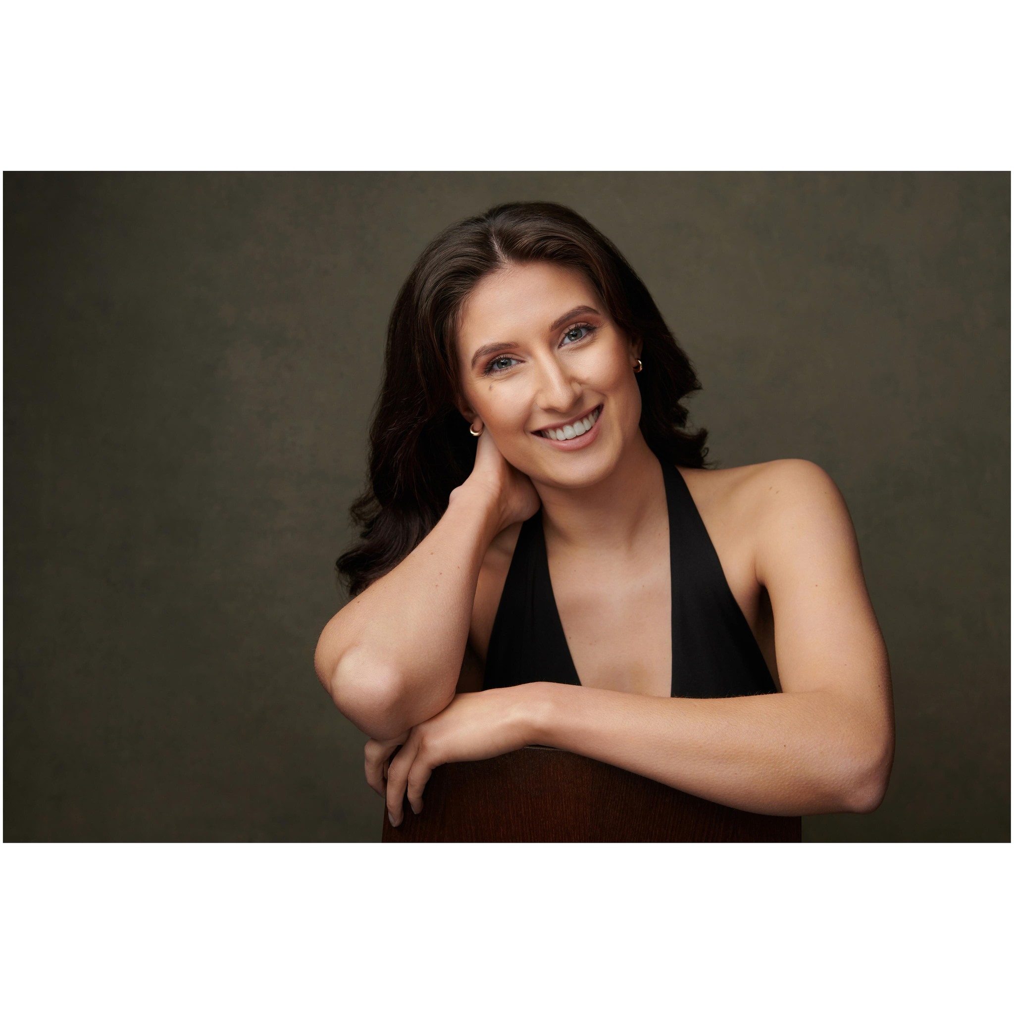 How To Take Professional Headshot: Essential Guide For Best Clicks ...